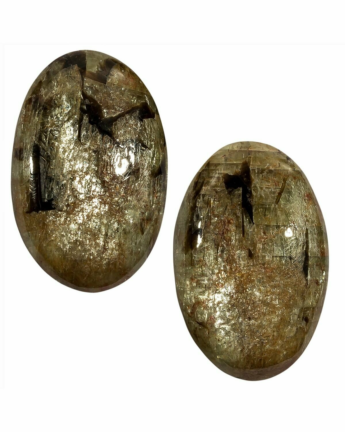 Пара кабошонов из кианита размером 36х23х7 мм. На стеклянной подложке.