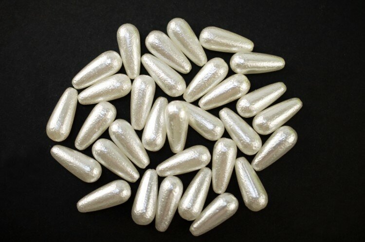 Бусины акриловые Капля 19х8мм, отверстие 1мм, цвет молочный фактурный, имитация жемчуга, 540-286, 10г (около 16шт)