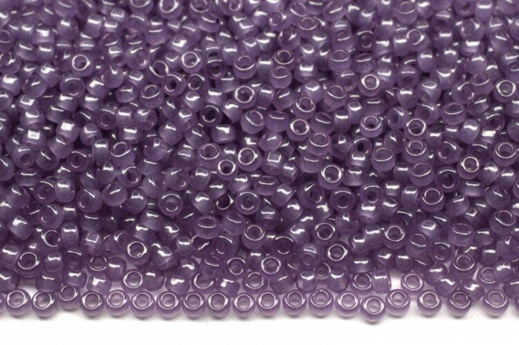 Бисер японский MIYUKI круглый 15/0 #2377 лаванда, прозрачный блестящий, 10 грамм