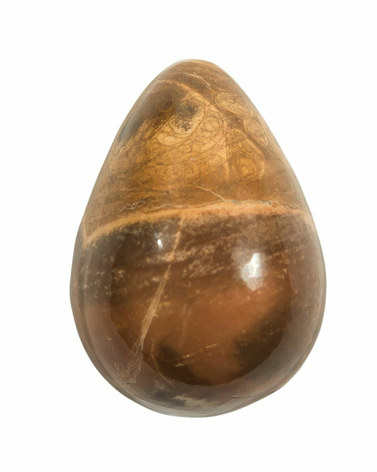 Кабошон из риолита размером 18х13х8 мм.