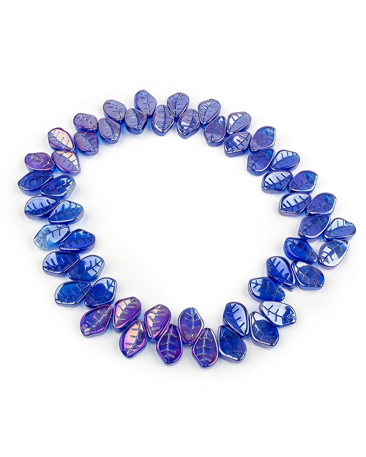 Бусины стеклянные, прозрачные, в форме листиков, с радужным покрытием, размер: 14х10х3,5 мм, цвет: сапфир, длина нити: 32 см (49-50 бусин)