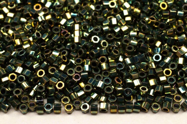 Бисер японский MIYUKI Delica Cut (шестиугольный) 11/0 DBС-0024 зеленый, металлизированный, 5 грамм
