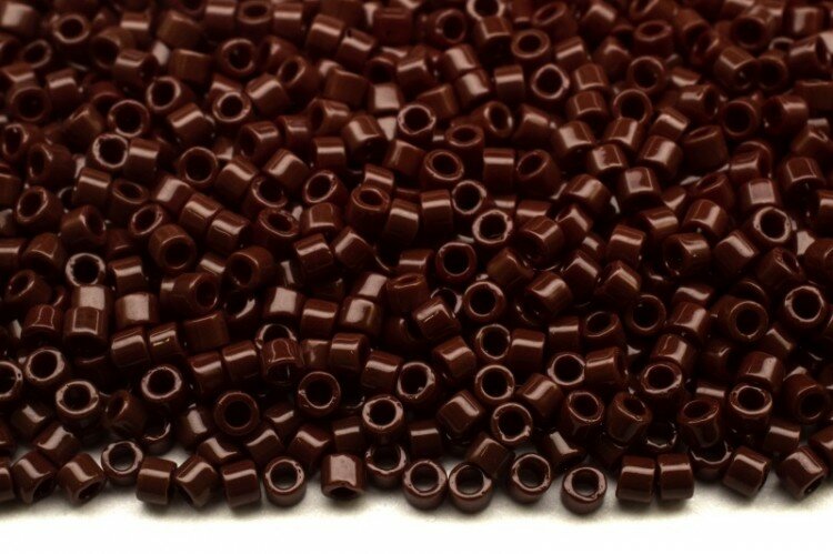 Бисер японский MIYUKI Delica цилиндр 11/0 DB-1134 смородина, непрозрачный, 5 грамм