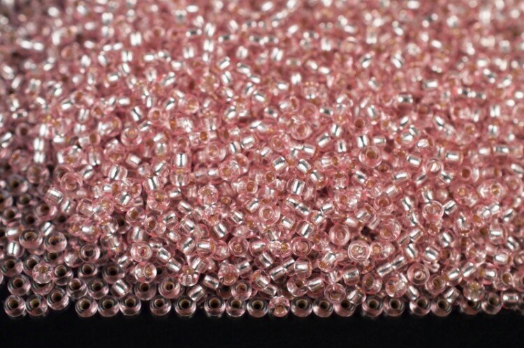 Бисер чешский PRECIOSA круглый 10/0 08273 розовый, серебряная линия внутри, 20 грамм