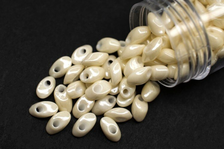 Бисер японский MIYUKI Long Magatama #0421 кремовый, цейлон, 10 грамм