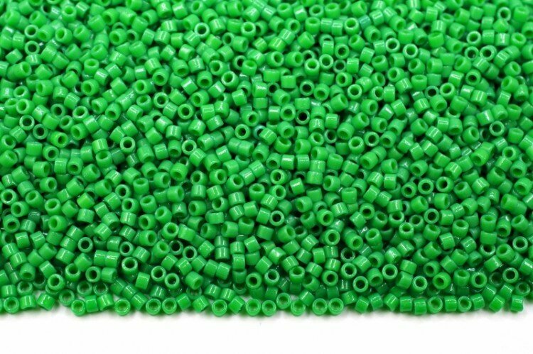 Бисер японский MIYUKI Delica цилиндр 11/0 DB-2126 зеленый, непрозрачный Duracoat, 5 грамм