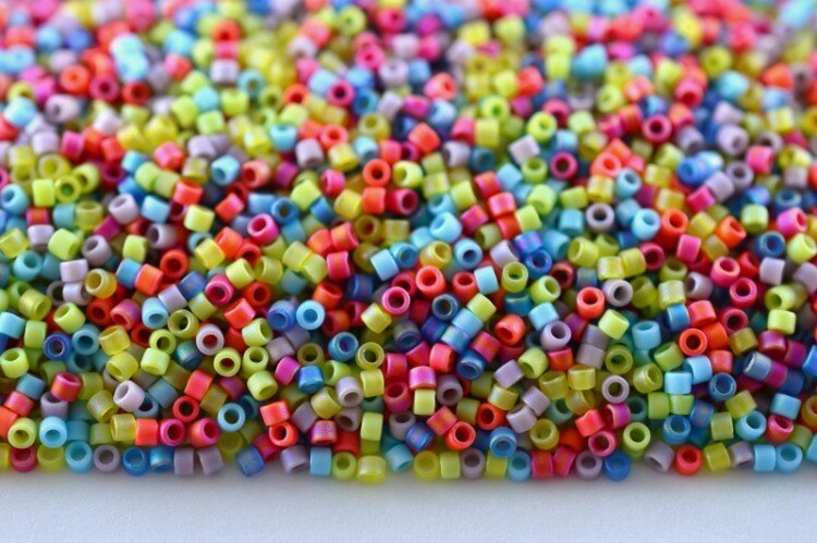 Бисер японский MIYUKI Delica цилиндр 11/0 DB-MIX43 матовый радуга АВ, микс Matte Rainbow АВ, 5 грамм