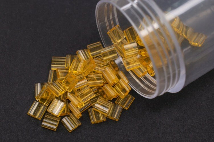 Бисер японский MIYUKI TILA #0132 светлый топаз, прозрачный, 5 грамм