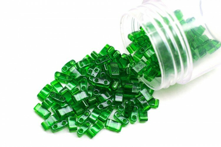 Бисер японский MIYUKI Half TILA #0146 зеленый, прозрачный, 5 грамм