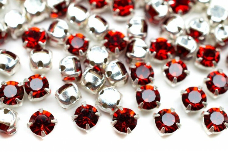 Шатоны Preciosa Maxima 4мм в оправе, цвет red velv DF/silver, 63-028, 10шт