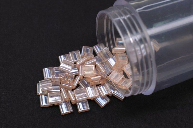 Бисер японский MIYUKI TILA #0365 светлый розовый, глянцевый прозрачный, 5 грамм