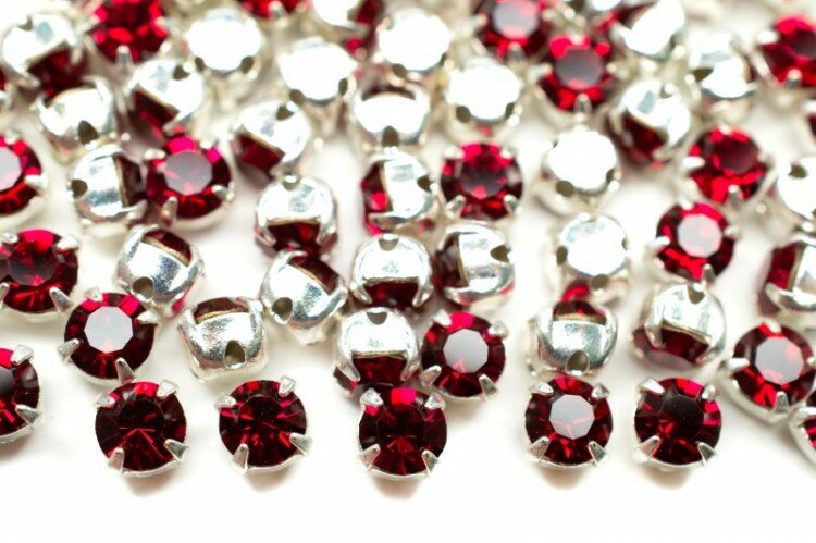 Шатоны Preciosa Maxima 4мм в оправе, цвет ruby DF/silver, 63-034, 10шт