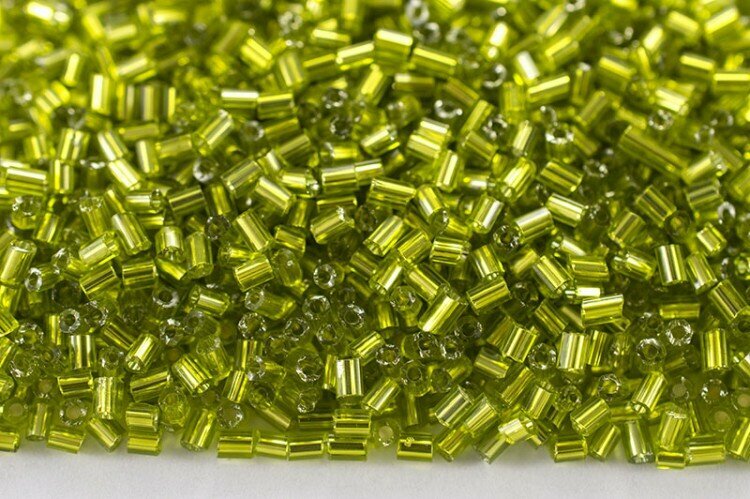 Бисер китайский рубка Астра, размер 11/0, цвет 0024 салатовый, прозрачный серебряная линия внутри, 20г