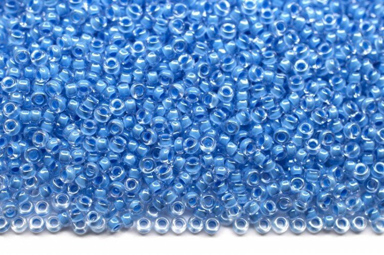 Бисер японский MIYUKI круглый 15/0 #0221 хрусталь/небесный голубой, окрашенный изнутри, 10 грамм