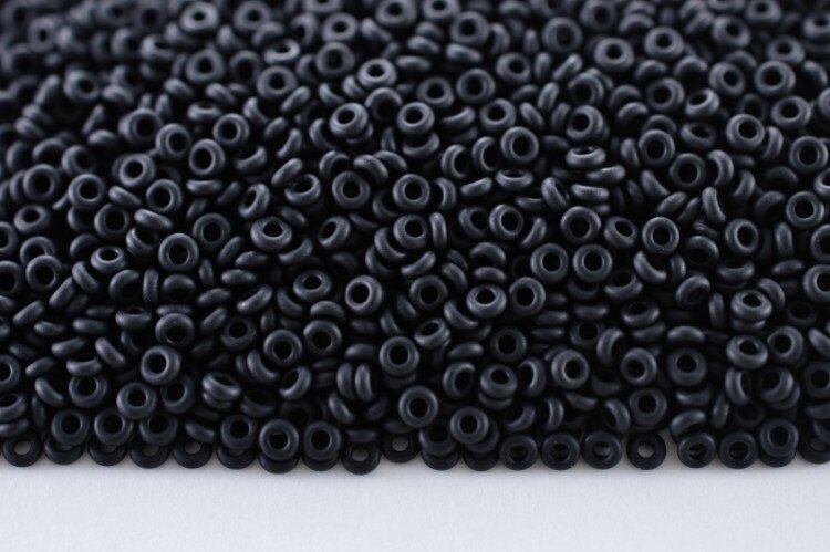 Бисер японский TOHO Demi Round 11/0 #0049F черный, матовый непрозрачный, 5 грамм