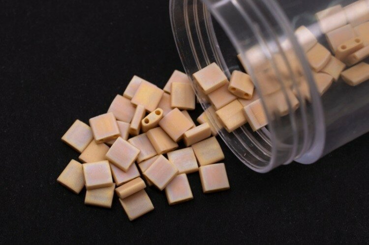 Бисер японский MIYUKI TILA #0493FR персик, матовый радужный непрозрачный, 5 грамм