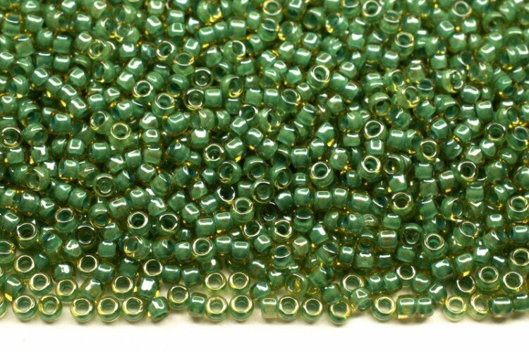 Бисер японский TOHO круглый 15/0 #0380 топаз/мятный сироп, окрашенный изнутри, 10 грамм