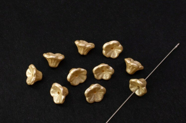 Бусина Цветочек 7х5мм, отверстие 0,5мм, цвет 02010/25039 кремовый, 735-142, 10шт