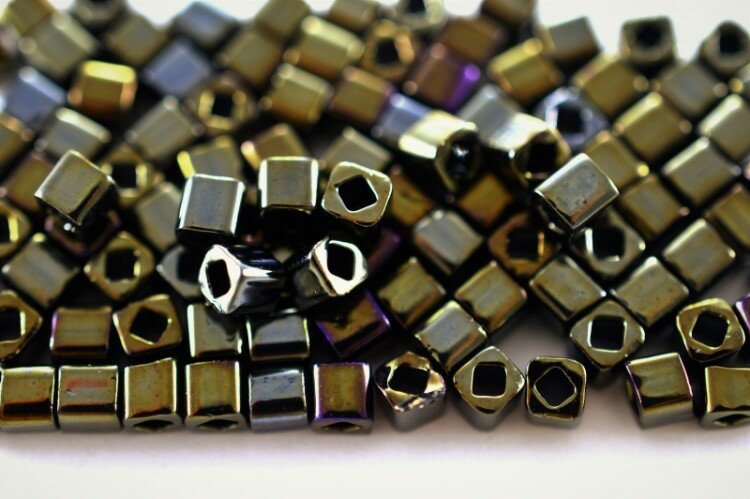Бисер японский TOHO Cube кубический 3мм #0083 коричневый, металлизированный ирис, 5 грамм