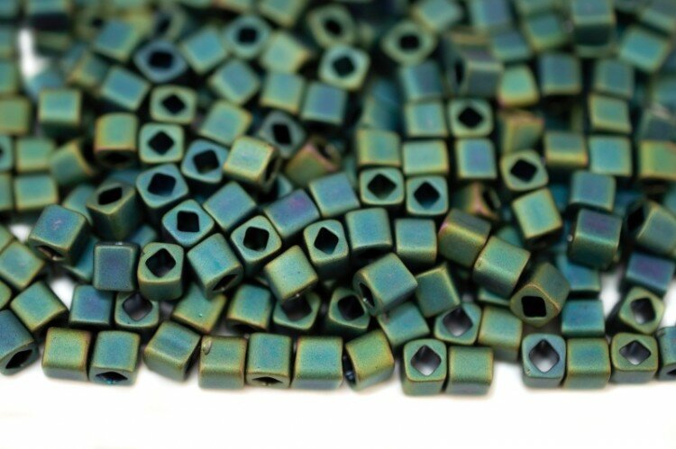 Бисер японский TOHO Cube кубический 4мм #0706 изумрудный, матовый ирис, 5 грамм