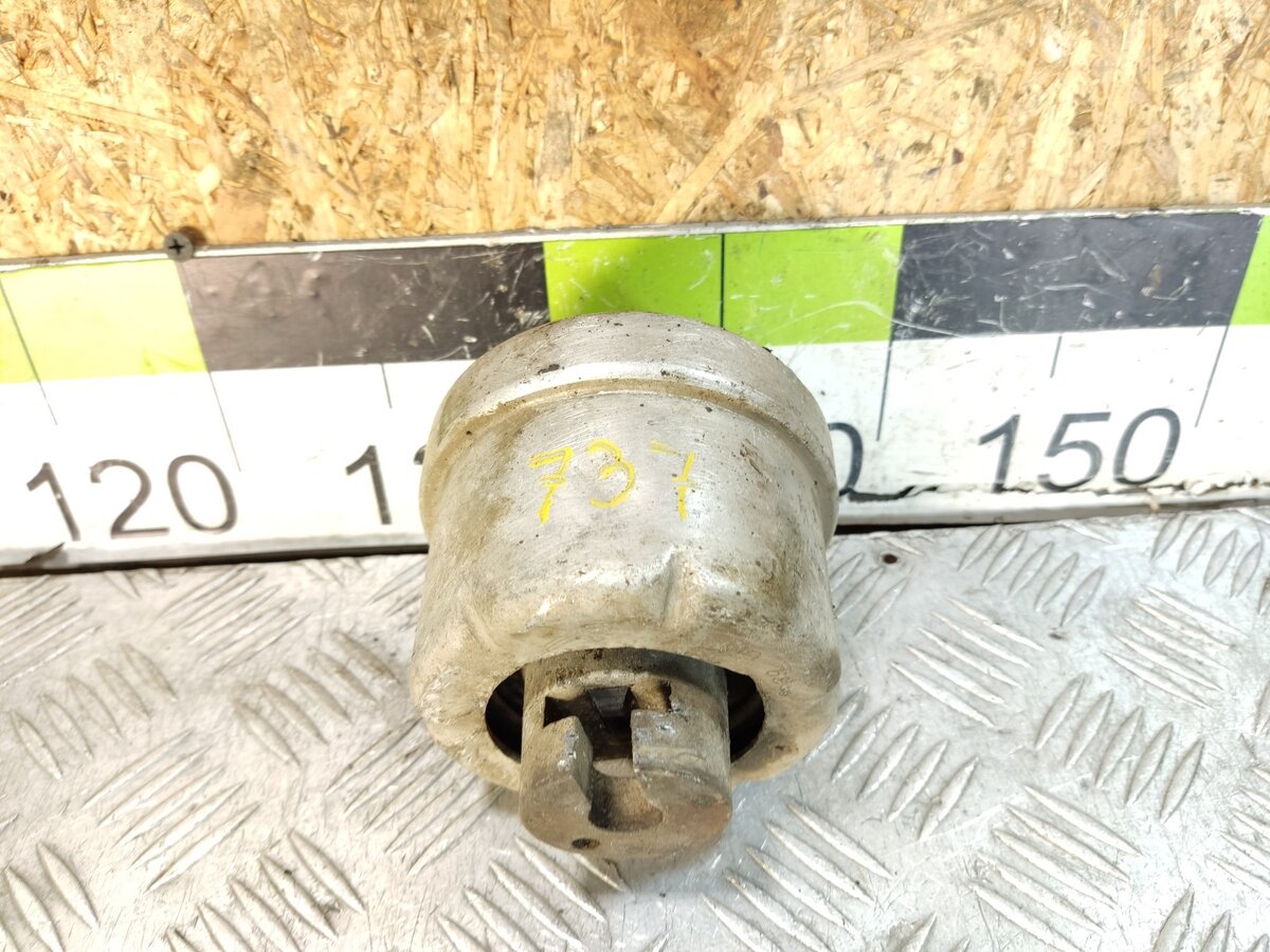 Опора двигателя правая OPEL Vectra B 90495447