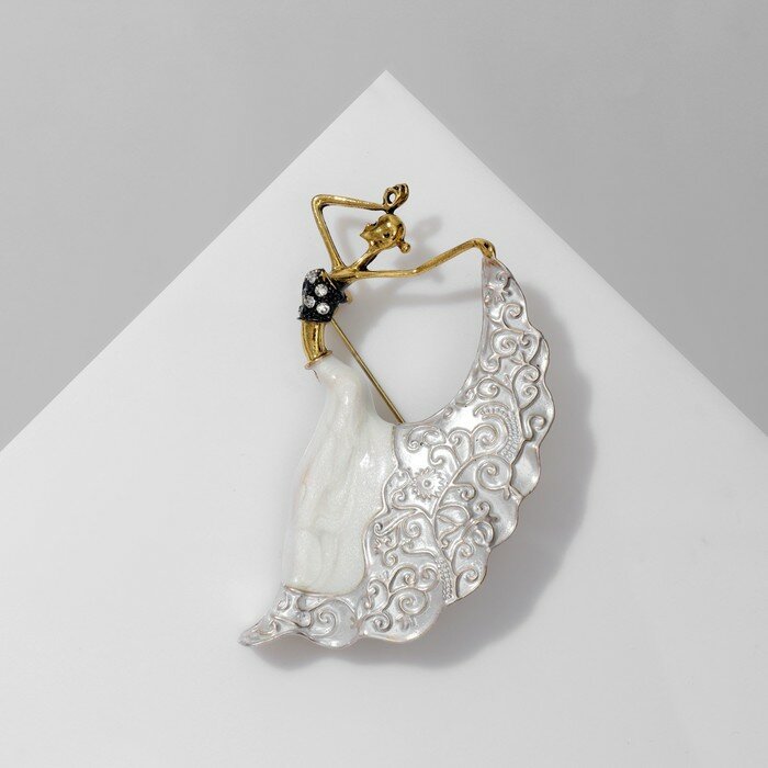 Брошь, стразы, эмаль