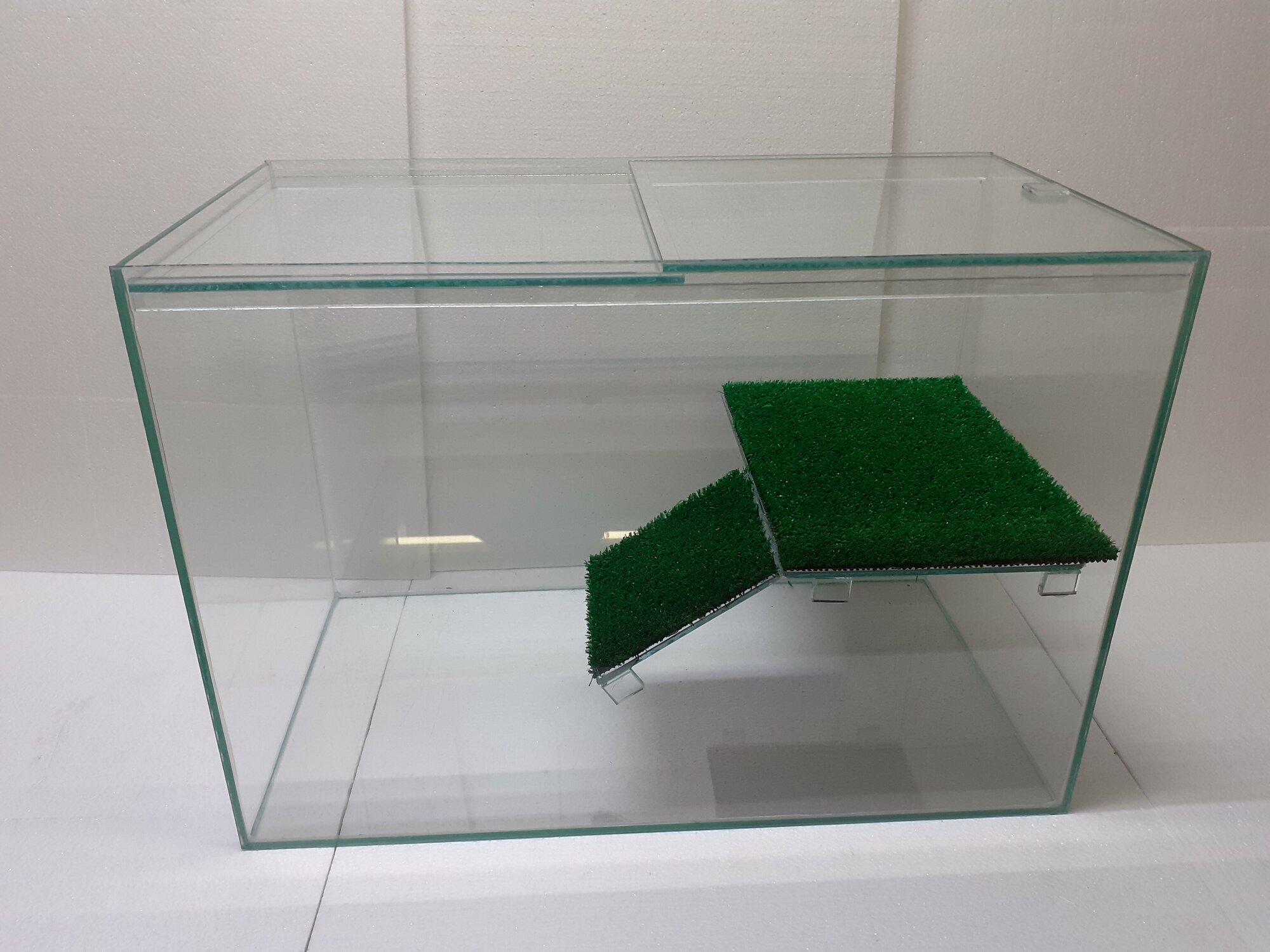 Аквариум для черепах / Черепашник 31 литров с мостиком и крышкой д46*в30*ш23