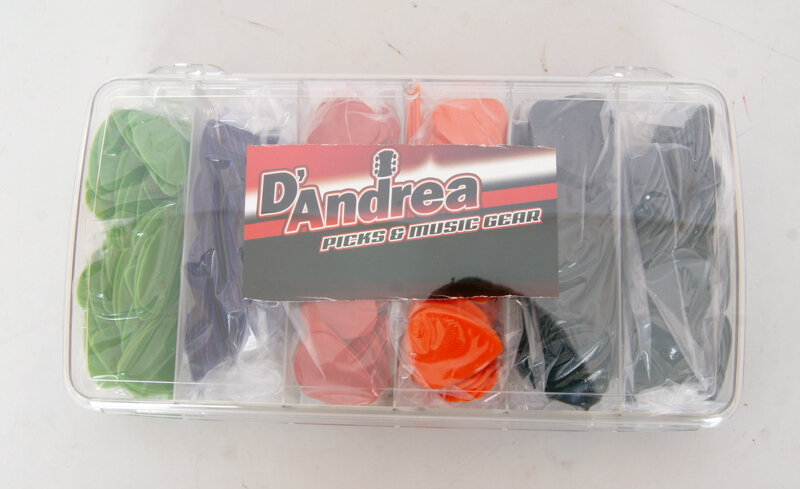 SDB351 Brain Picks Snarling Dogs Коробка медиаторов 432шт, 6 толщин, D'Andrea