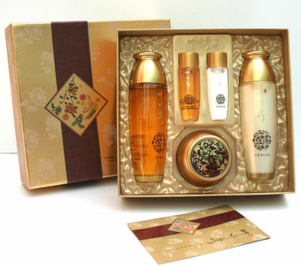 Омолаживающий набор с золотом и экстрактом красного женьшеня Bergamo Yezihu Gold Skin Care Set 3pc Set