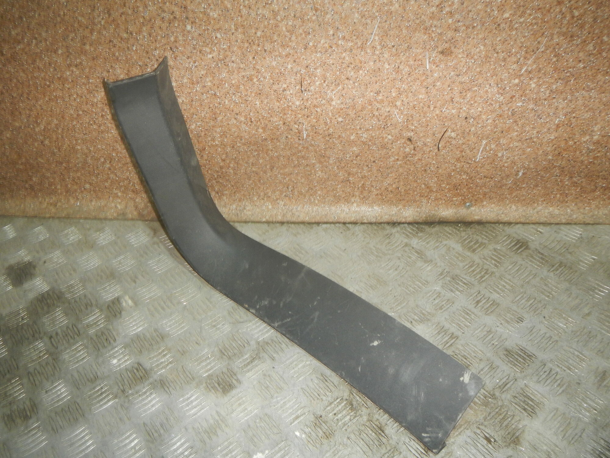 Б/У Обшивка двери багажника, Opel (Опель)-ASTRA H (04-) OPEL ASTRA H (04-) Универсал Левая Цараины 347744 GENERAL MOTORS ...