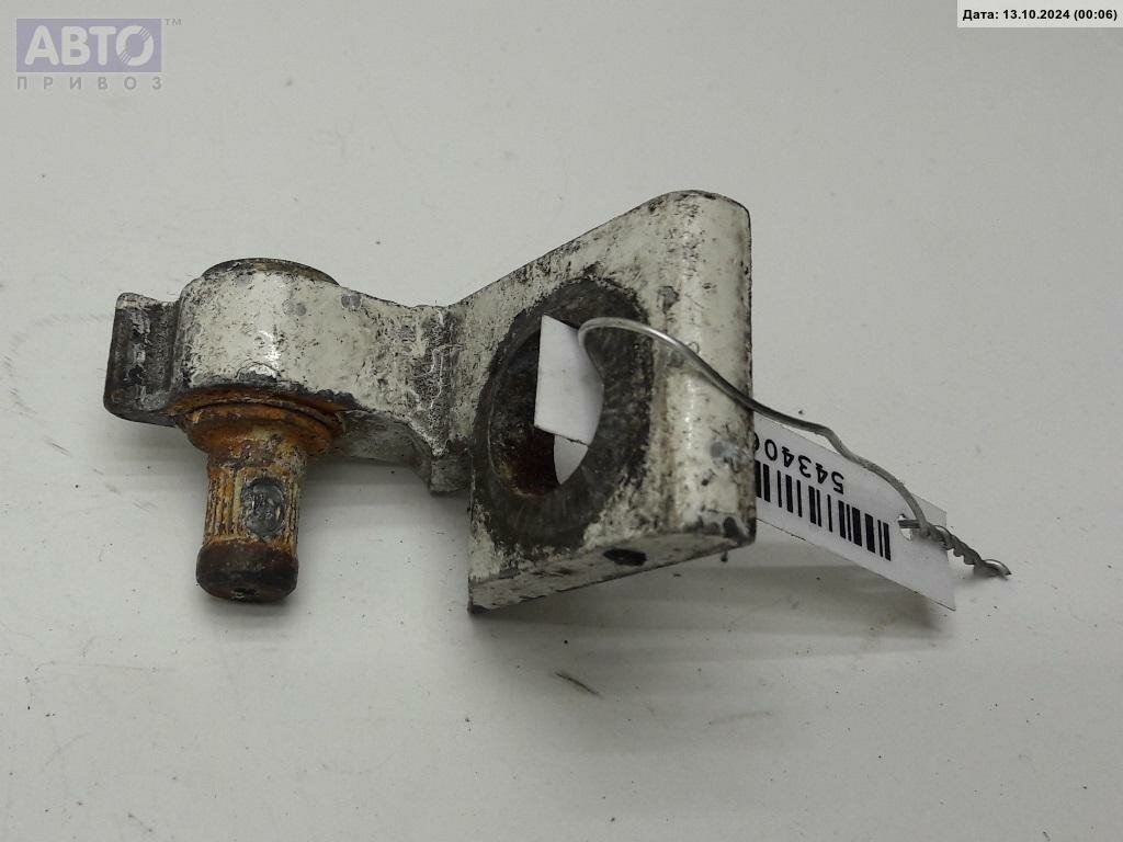 Петля двери передней правой Volkswagen Passat B3