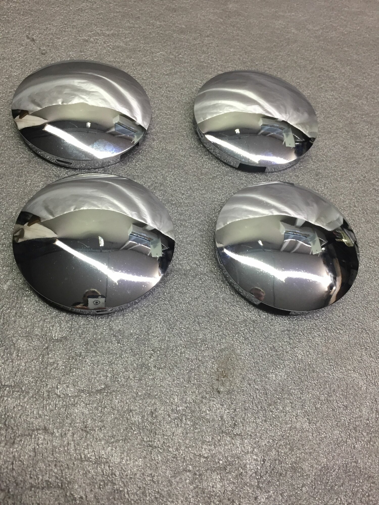 Колпачок на ступицу декоративный хром металл LADA 21210310306500 Niva 2121 4шт.