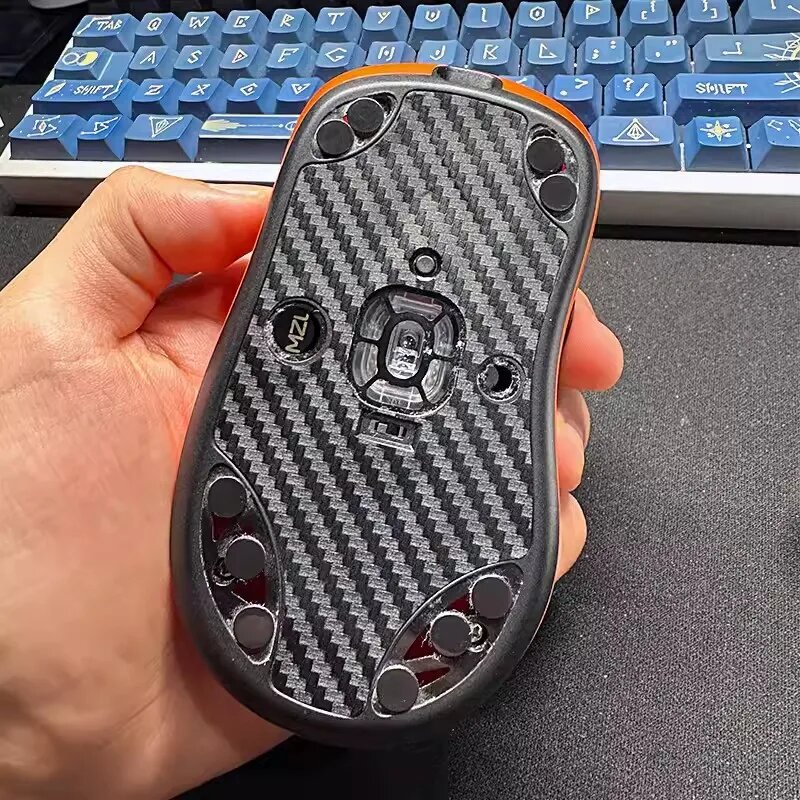 Наклейка для мыши Kelowna, цвет Thorn carbon fibre