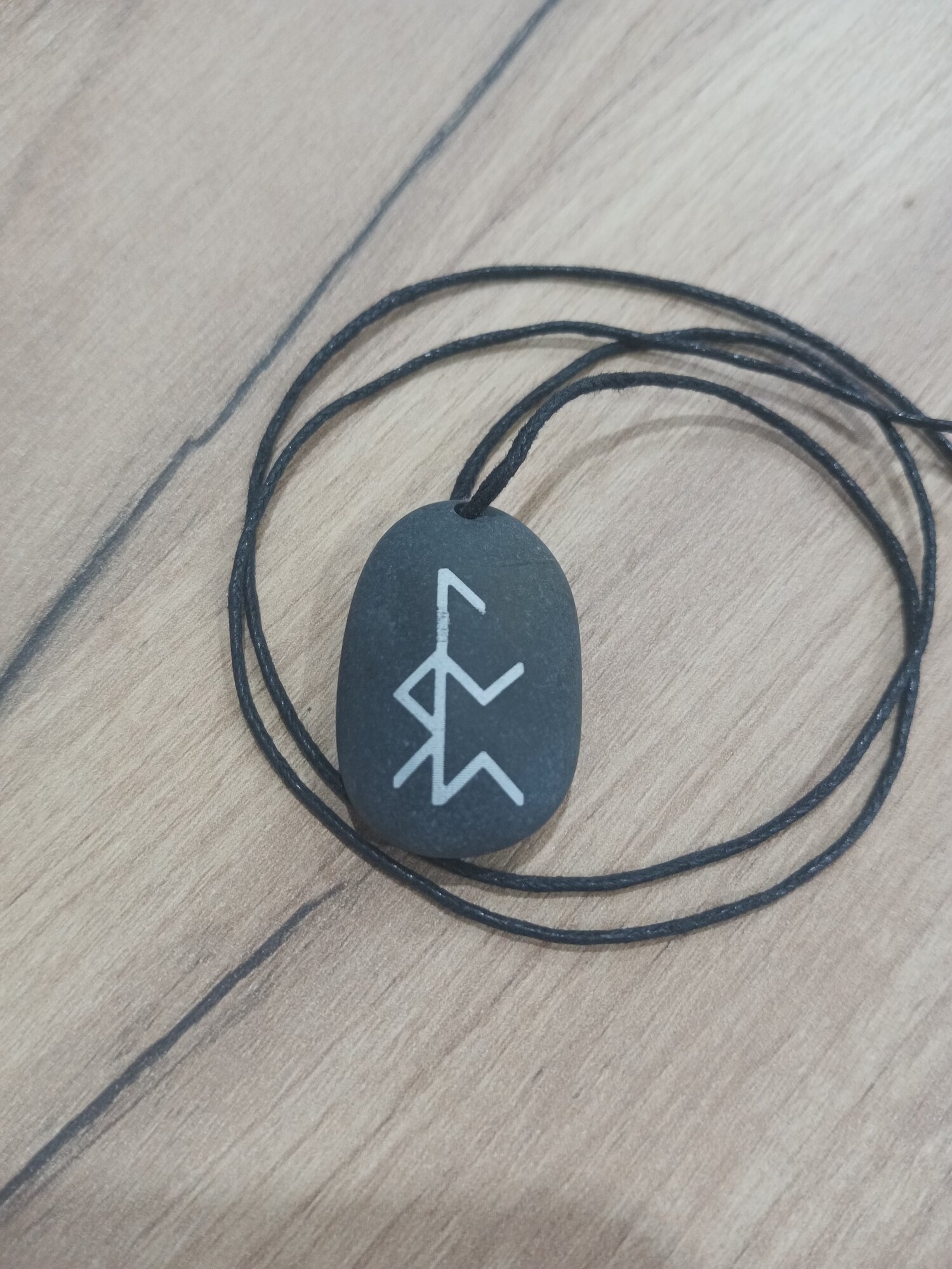 Оберег для успешной учёбы в школе "Отличник". Гравировка по камню. Кулон.