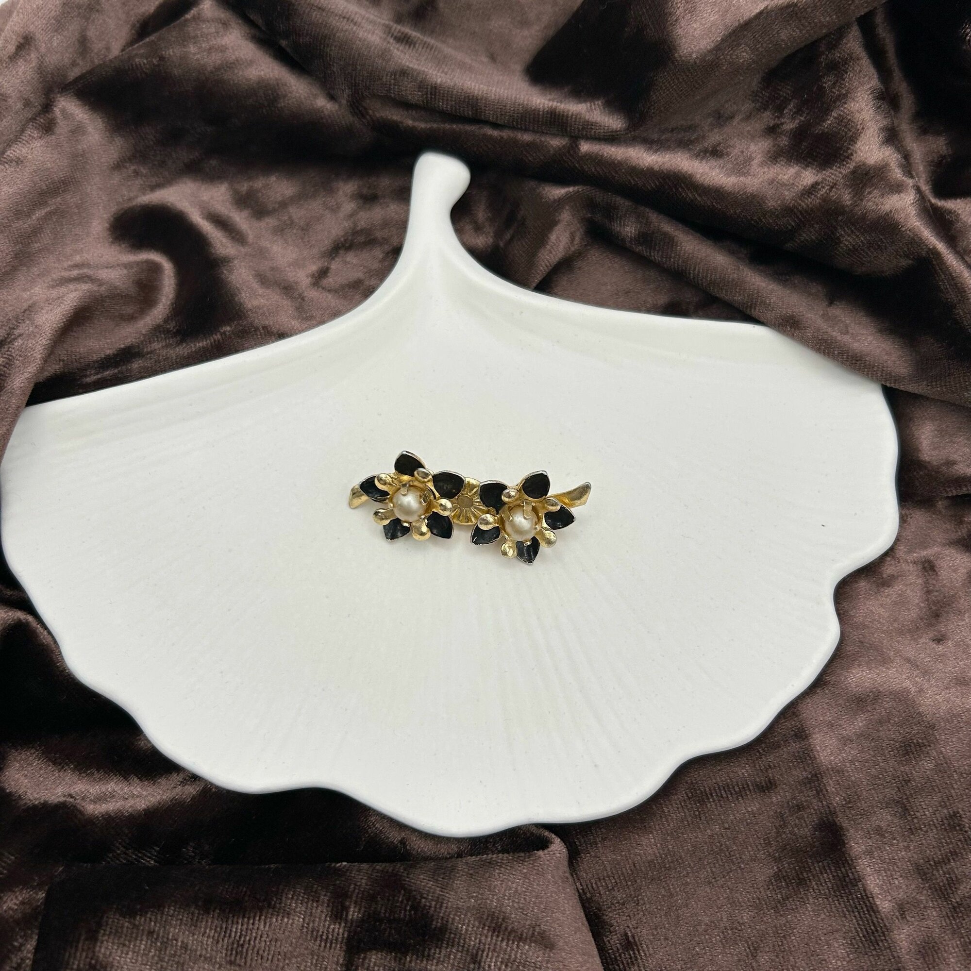 Советская винтажная брошь с цветами, есть клеймо МГ-2