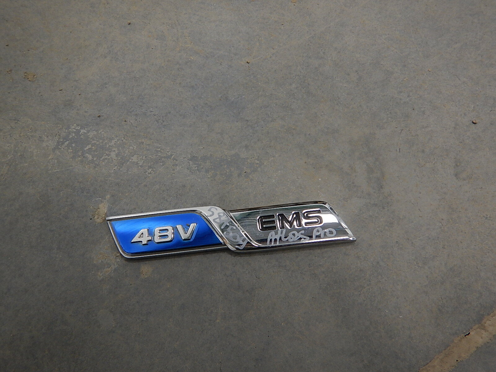 Б/У Эмблема, Geely (Джили)-ATLAS PRO (21-) GEELY ATLAS PRO (BELGEE X70) (21-) Мелкие царапины. 587509 GEELY арт. 9015025300