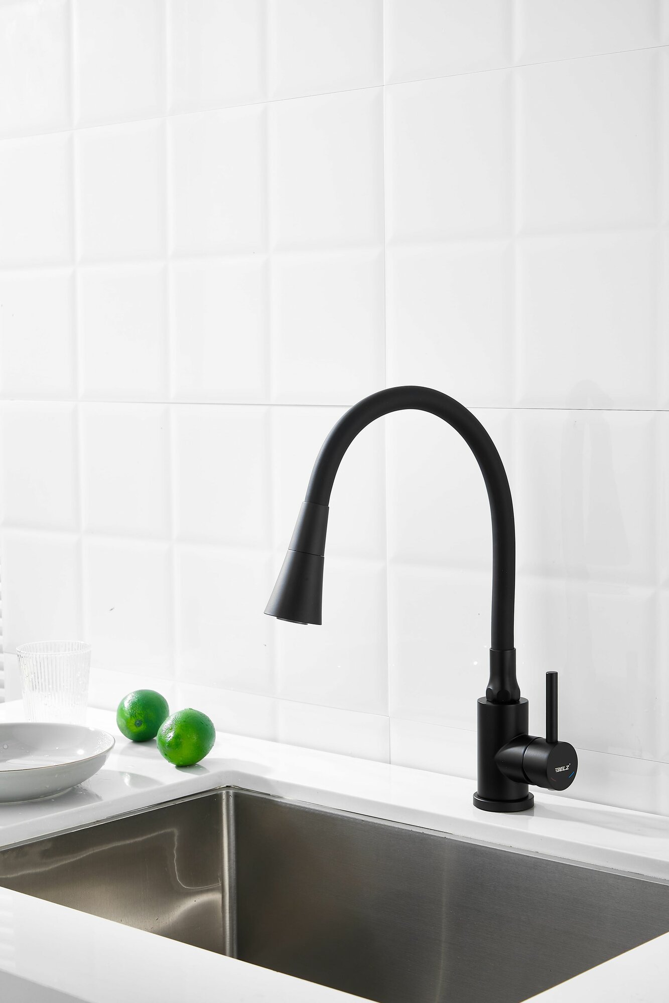 Смеситель для кухни с гибким изливом, кран сатин из нержавеющей стали на мойку B74810-7 BELZ