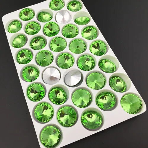 Кристаллы Swarovski Peridot 6 мм 30шт