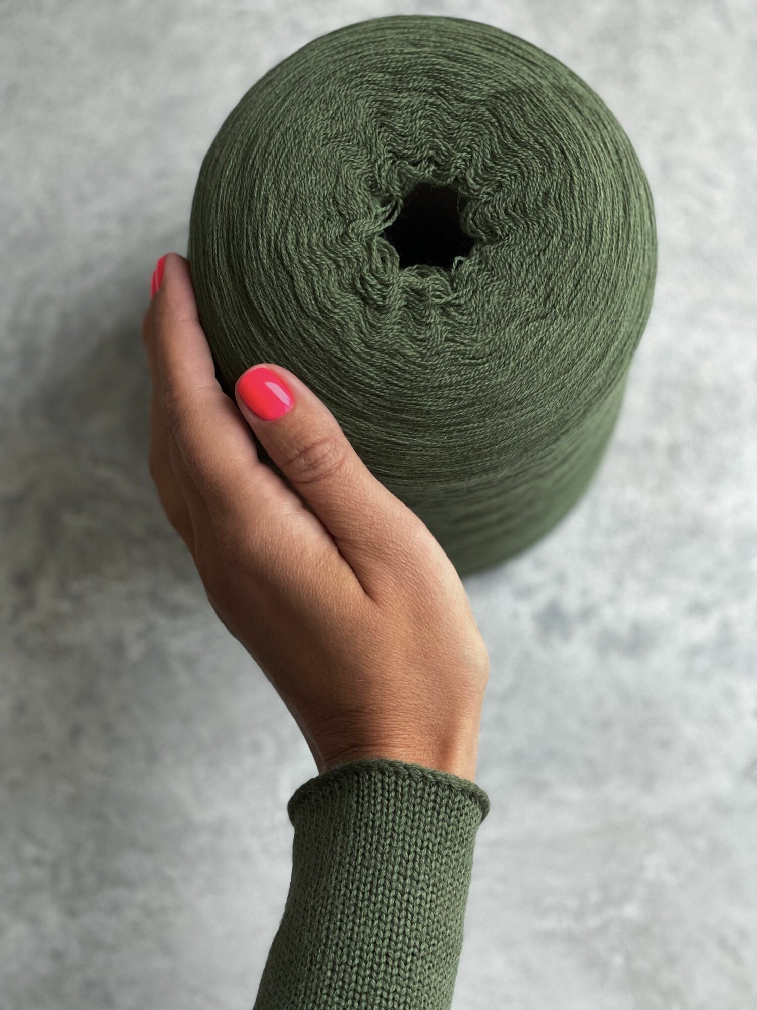 Итальянская бобинная пряжа Palermo filatura di Magia / 100% меринос / 100г-1500м / Оливковый