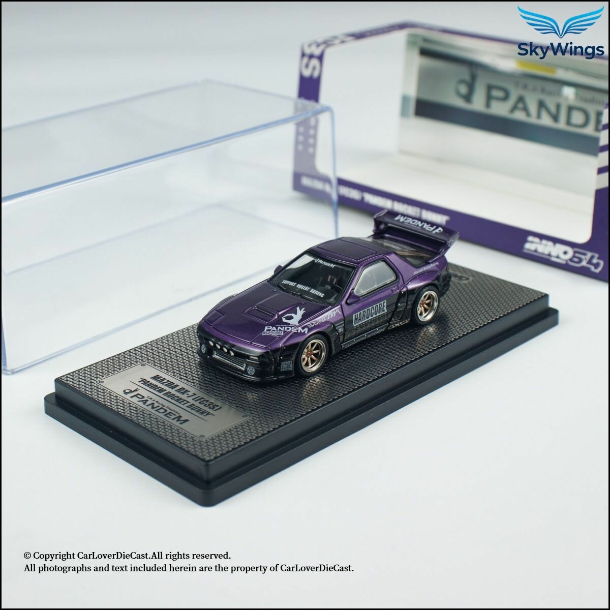 Эксклюзивная коллекционная модель MAZDA RX7 FC3S от INNO MODEL в масштабе 1:64, выполненная по технологии Pandem Rocket Bunny из литого сплава, предназначена для детей