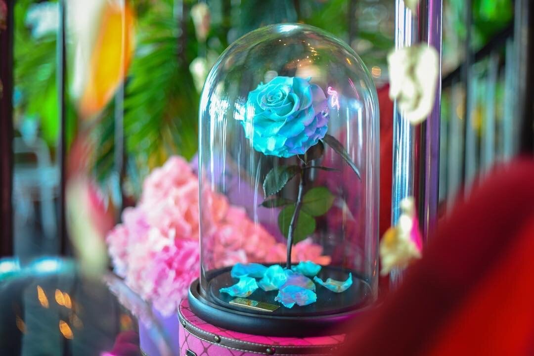 Тиффани роза в колбе "Люкс" в подарочной коробкой с вау-эффектом /32 см/Живет 5 лет