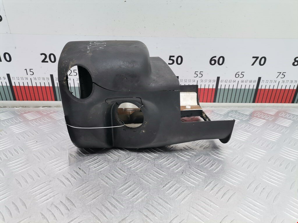 Кожух рулевой колонки Citroen C-Crosser 8065A018XB арт. 2033055