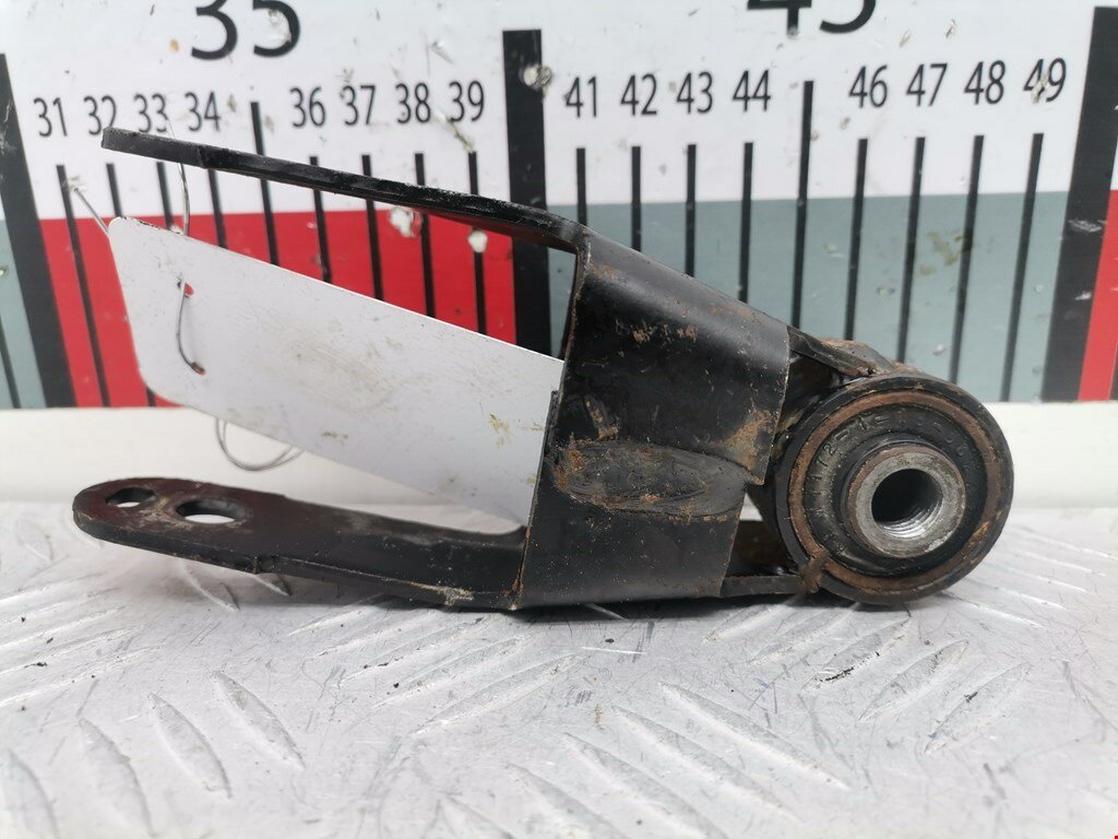 Кронштейн промежуточного вала Peugeot 206 арт. 2004400