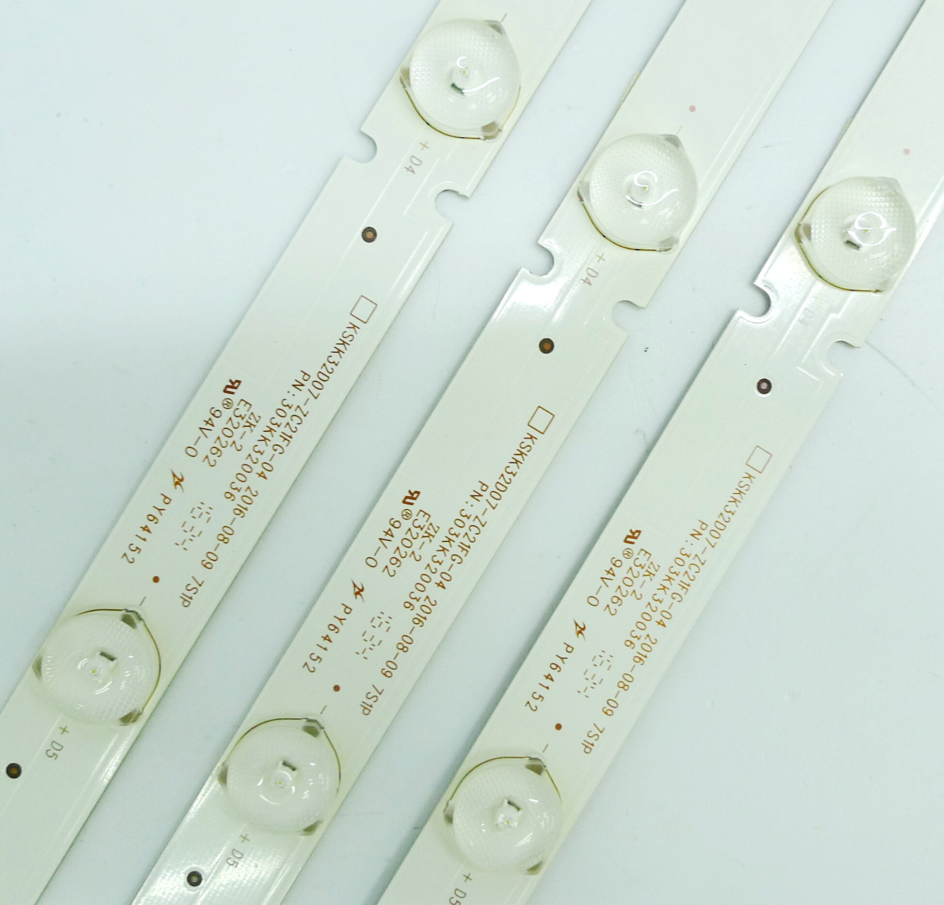 Подсветка KSKK32D07-ZC21FG-04 2016-08-09 7S1F для DEXP H32C7200K (3 планки) (снятый, оригинал)