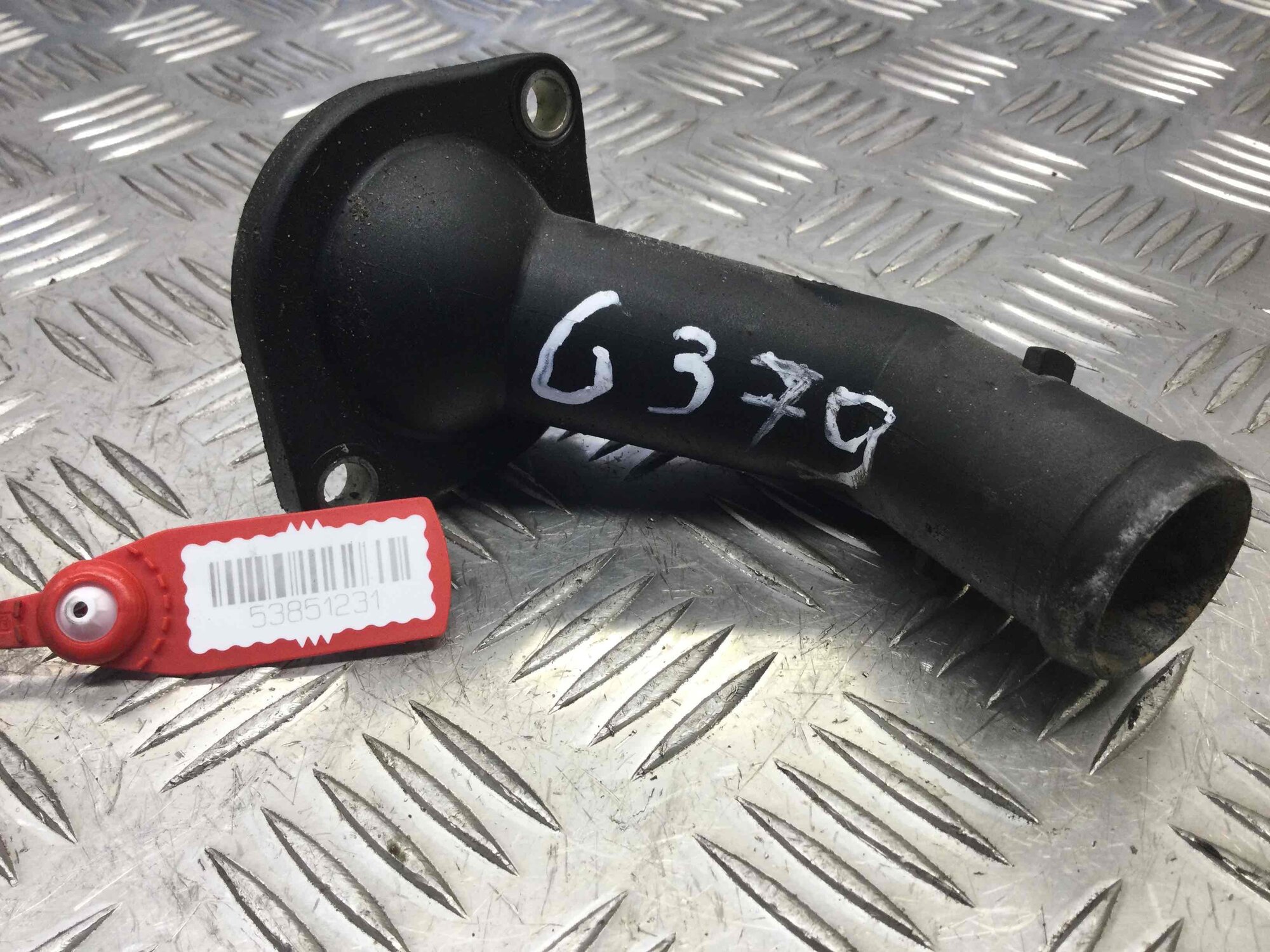 Б/У Фланец (тройник) системы охлаждения Volkswagen Golf 4 поколение (1997-2004) 2000 г.