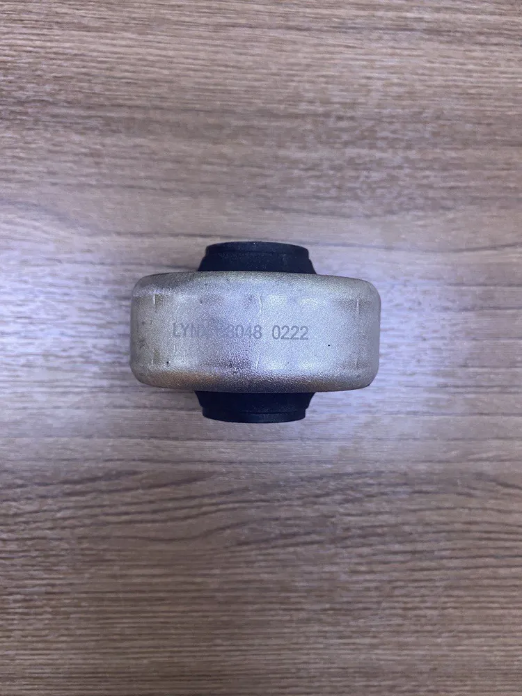 Сайлентблок задний рычага подвески передней (производитель Япония) Chery Amulet Bonus Karry Very Tiggo 2 Oley