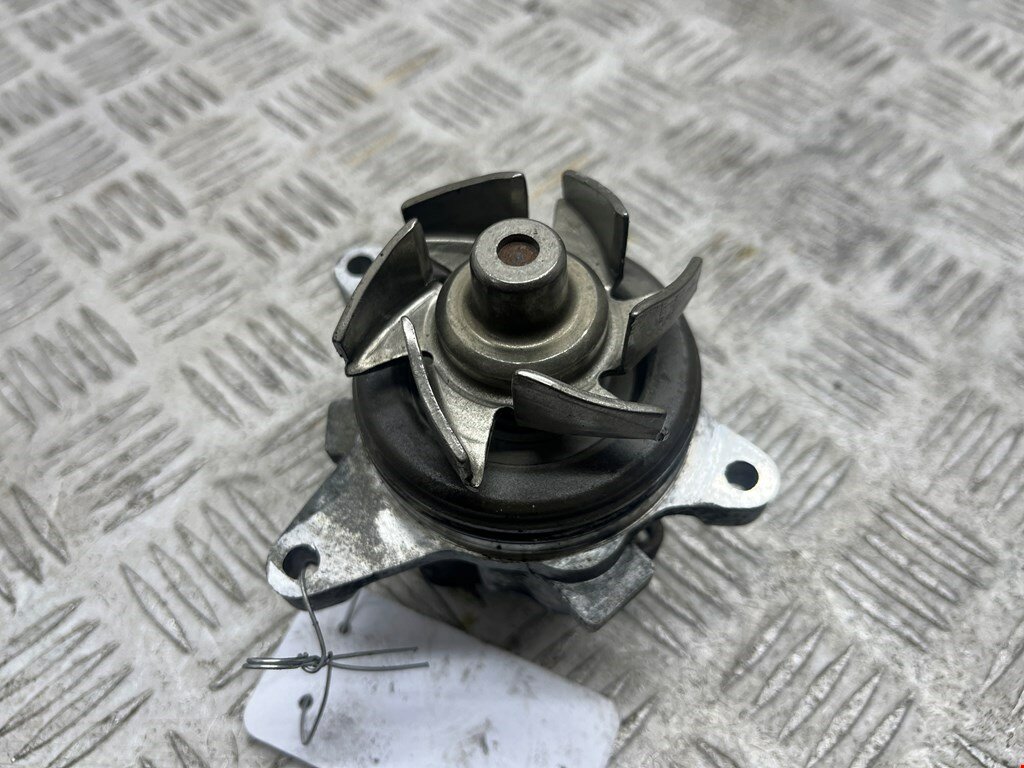 Насос водяной (помпа) Ford Focus 2 5264597 арт. 1645001