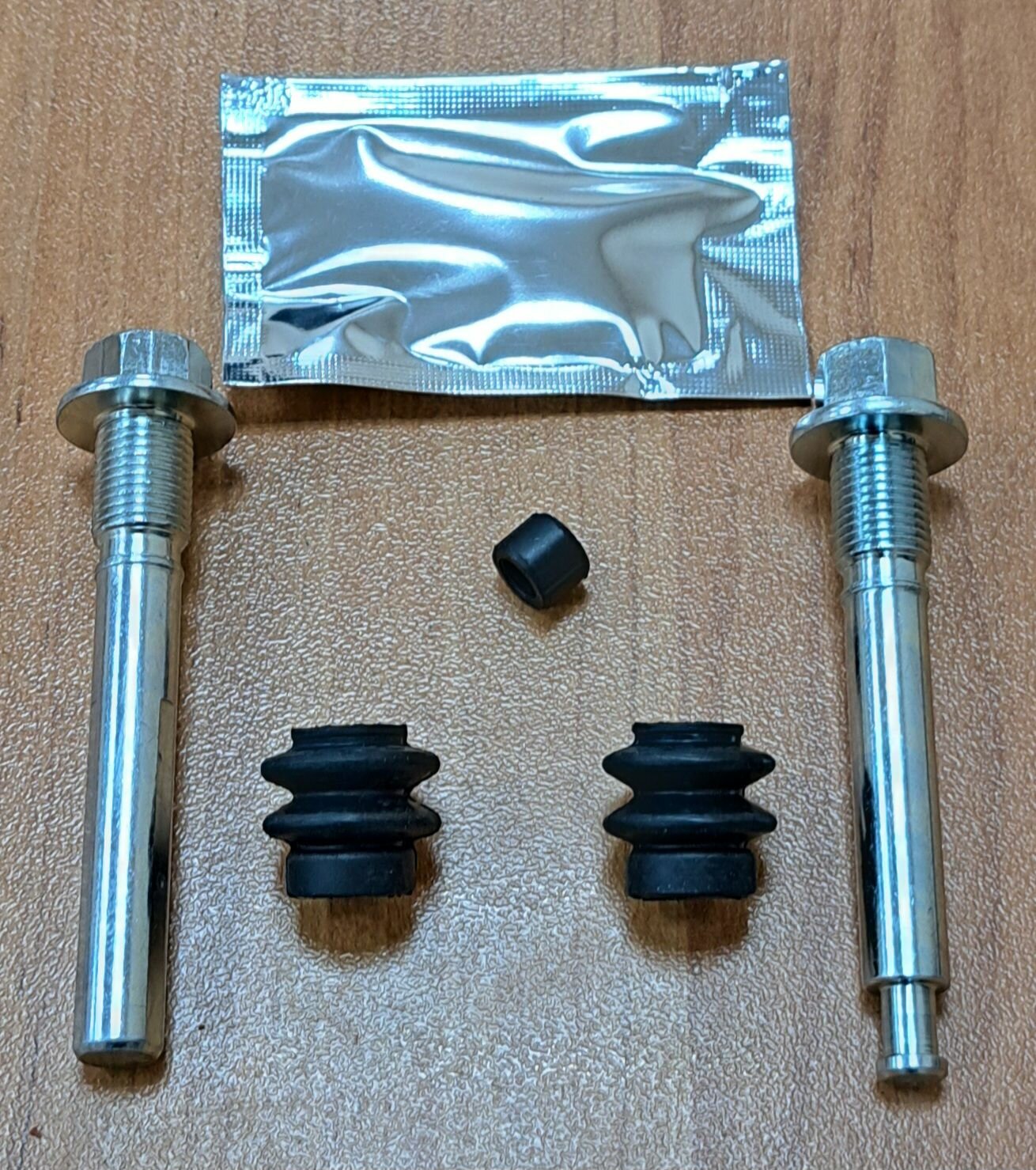 X80B0019ВТ Ремкомплект направляющих заднего тормозного суппорта подходит для MITSUBISHI Outlander/ Lancer, MAZDA 6/ 809004