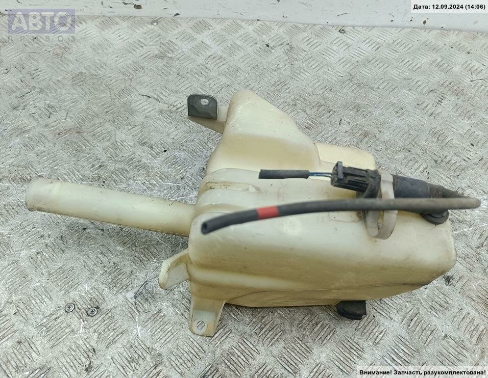 Бачок омывателя Toyota Avensis (1997-2003)