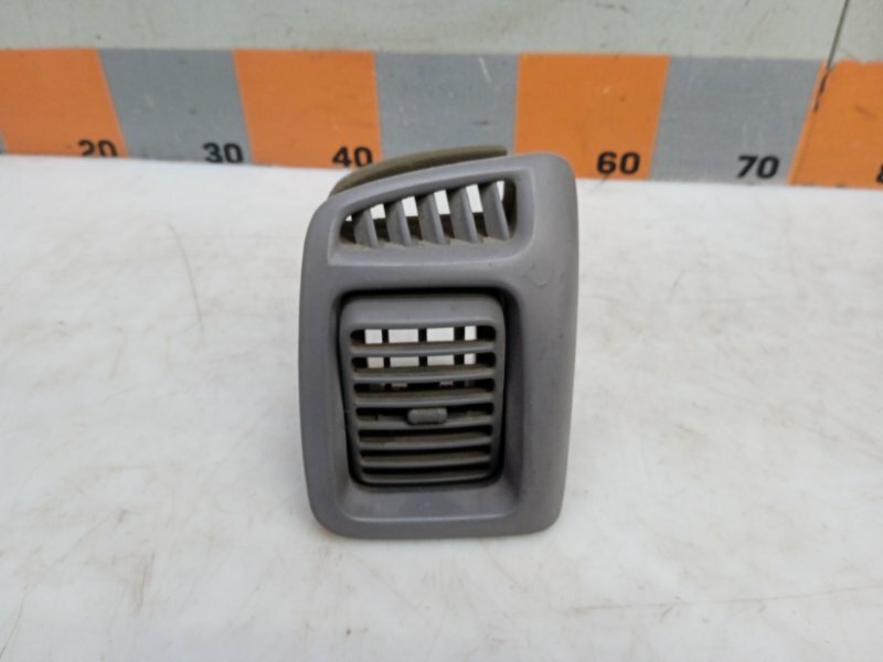 Б/У Мазда Трибьют Дефлектор воздушный Mazda Tribute 2001 Прав. 288593 MAZDA арт. EC0164731A24, 1